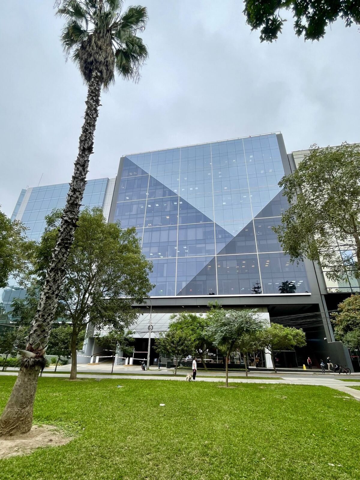 Nosotros - FORUS PERU